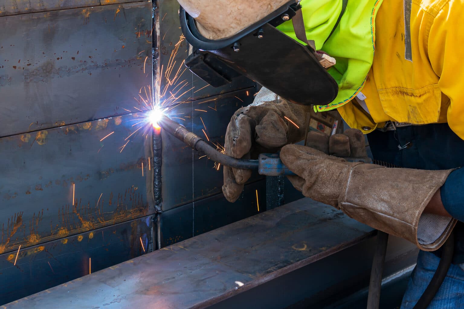 What Welder Do You Need? Buyer’s Guide and Our Picks - American Rotary